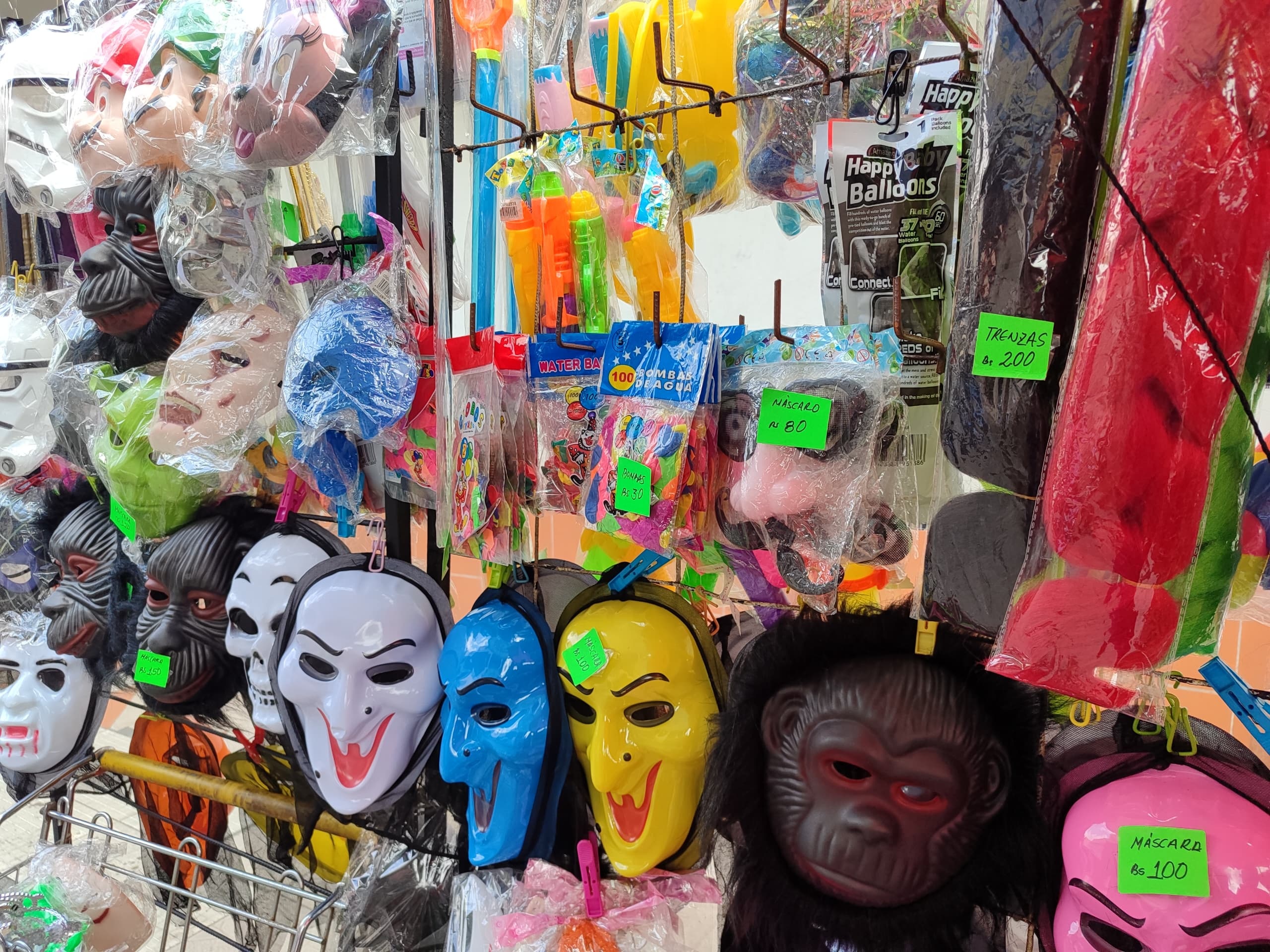 Inician ventas de artículos tradicionales para el Carnaval en Ribas