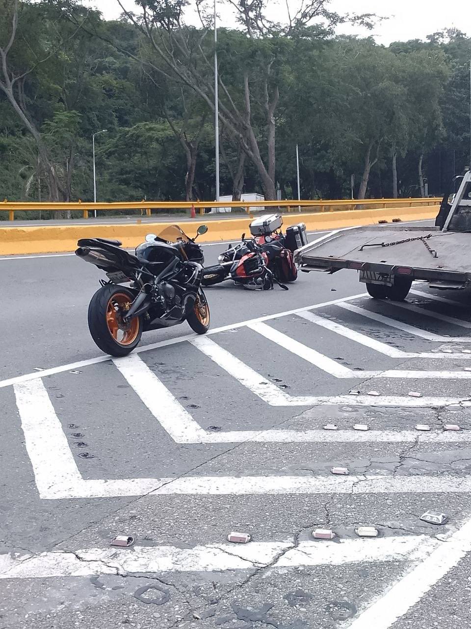 Murió motorizado al estrellarse contra ambulancia estacionada en la ARC